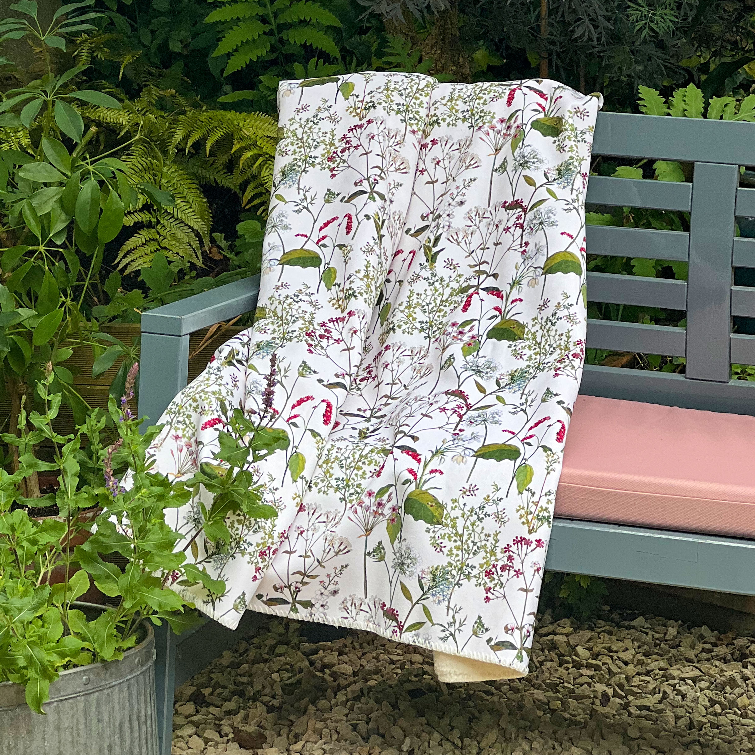 Super Luxury Thick Soft Blanket, Throw, Bedspread, Knee Blanket ...